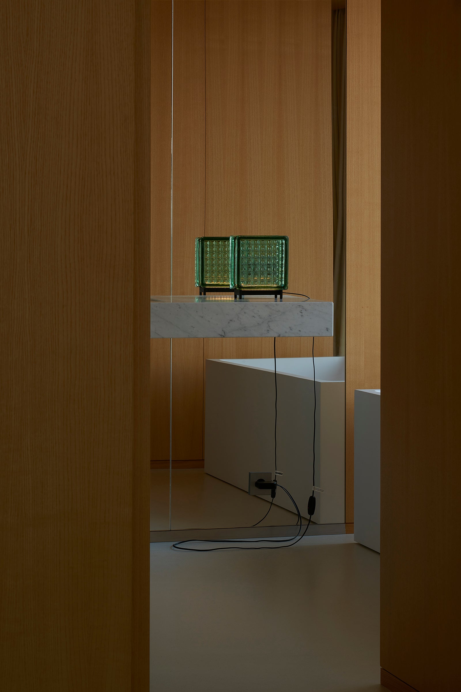 Rich Green Lamp 01 / INP