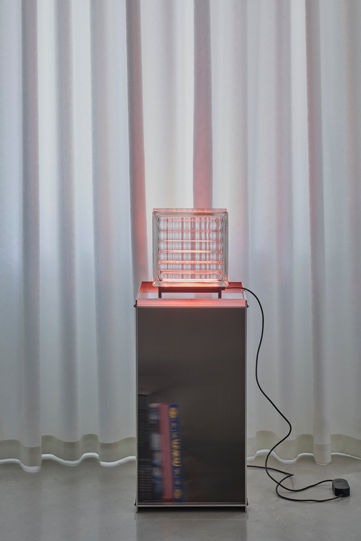 Wide Cross Lamp 01
